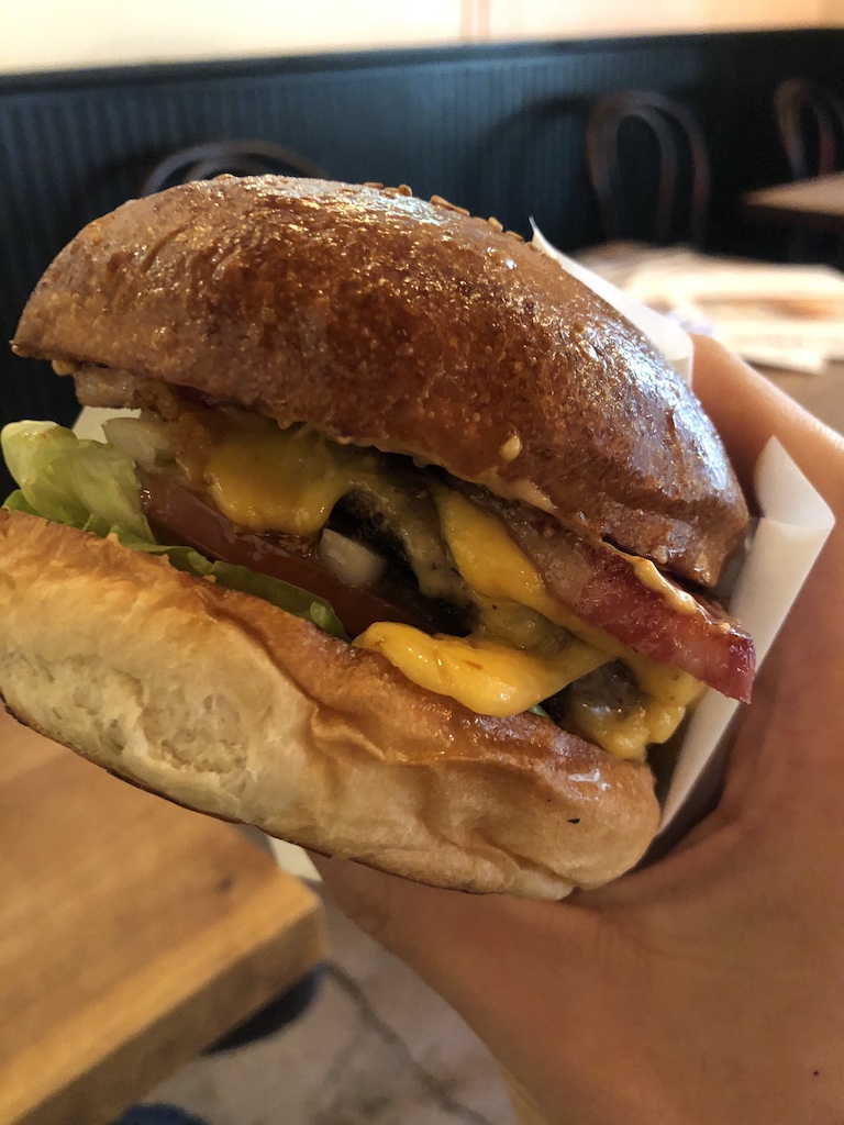 CRITTERS BURGER – Burger Diary